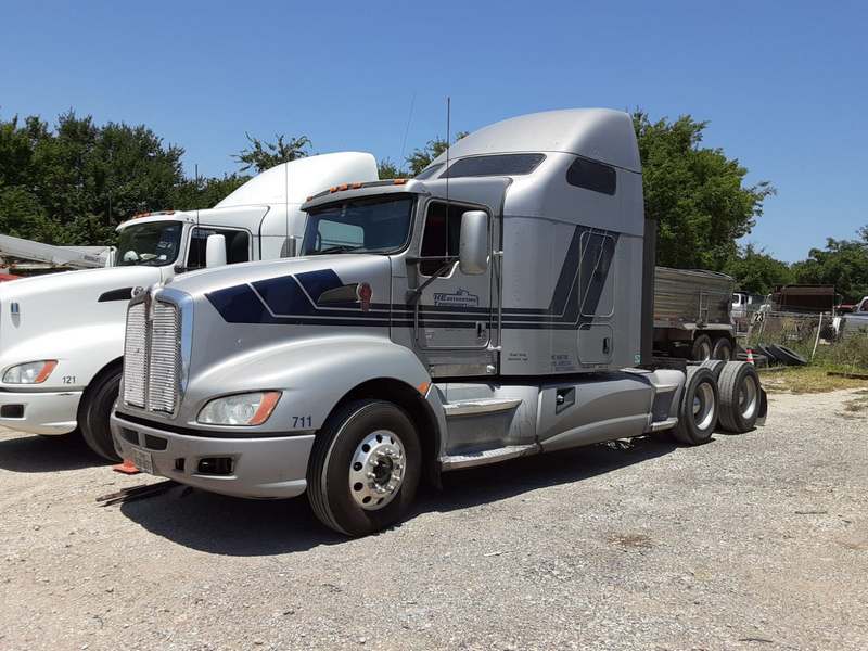 Take a look at our fleet of trucks for your cargo transportation needs!